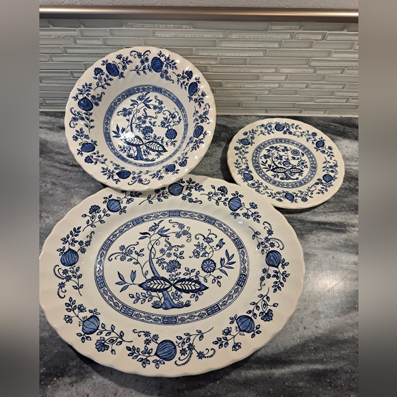 Dining | Vtg Blue Onion Staffordshire Myott Meakin 1982 Platter Bowl 2 ...